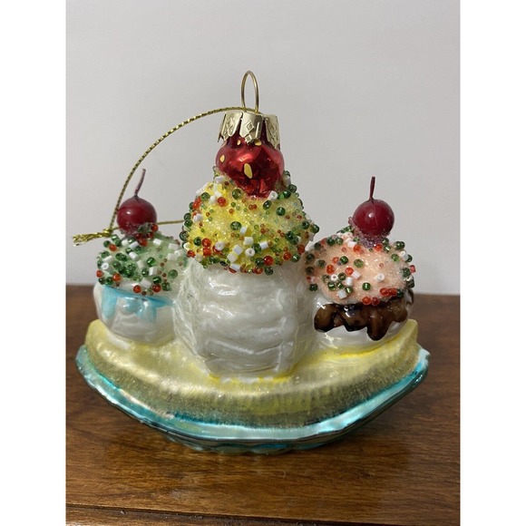 Robert Stanley | Holiday | Robert Stanley Banana Split Ice Cream Sundae ...